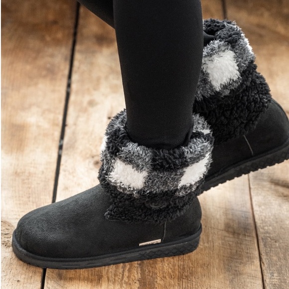 Muk Luks | Shoes | Muk Luks Tall Faux Fur Leg Slipper Boots Black And ...